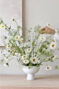 29 Stunning Dining Table Centerpieces That Steal the Show!